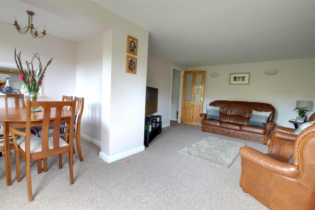 Taits Hill Road Stinchcombe Dursley 4 Bed Semi Detached House £375 000