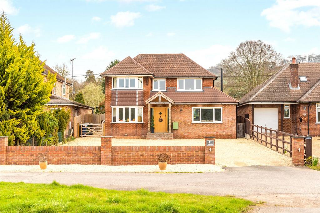 Wycombe Road, Saunderton, Princes... 4 bed detached house - £2,850 pcm ...