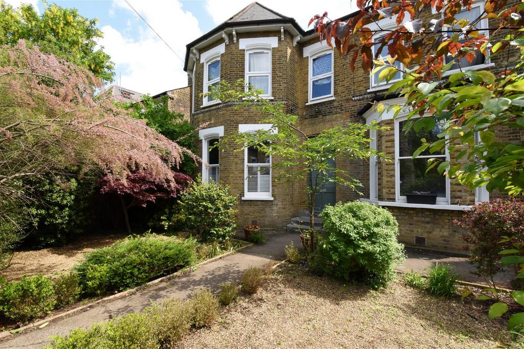 Church Rise, London, SE23 2UD 3 bed ground floor flat - £700,000