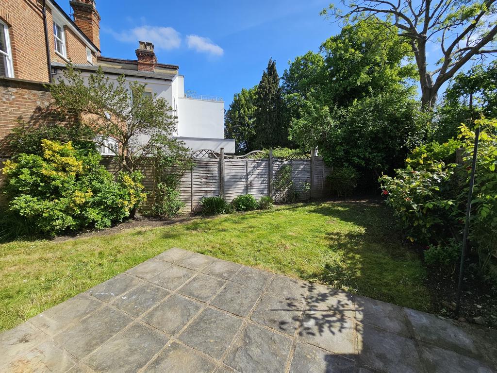 Cromwell Place, Highgate, N6 3 bed flat - £3,350 pcm (£773 pw)