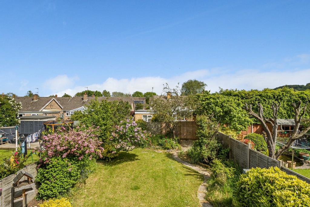 Southfield Close Leckhampton 3 Bed Semi Detached House £550 000