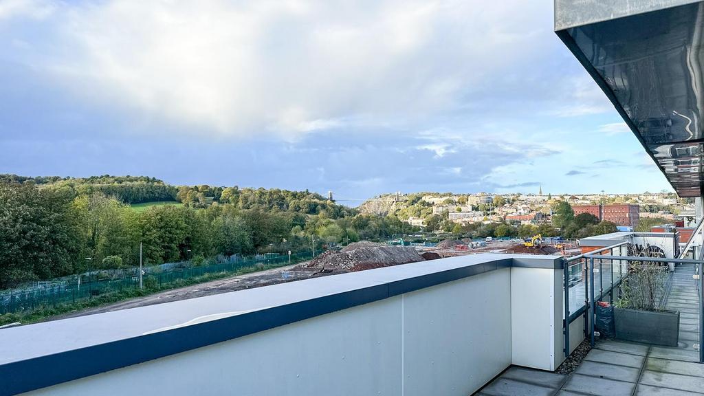Paxton Drive, Bristol, Bristol, BS3 2BN 3 bed flat - £400,000