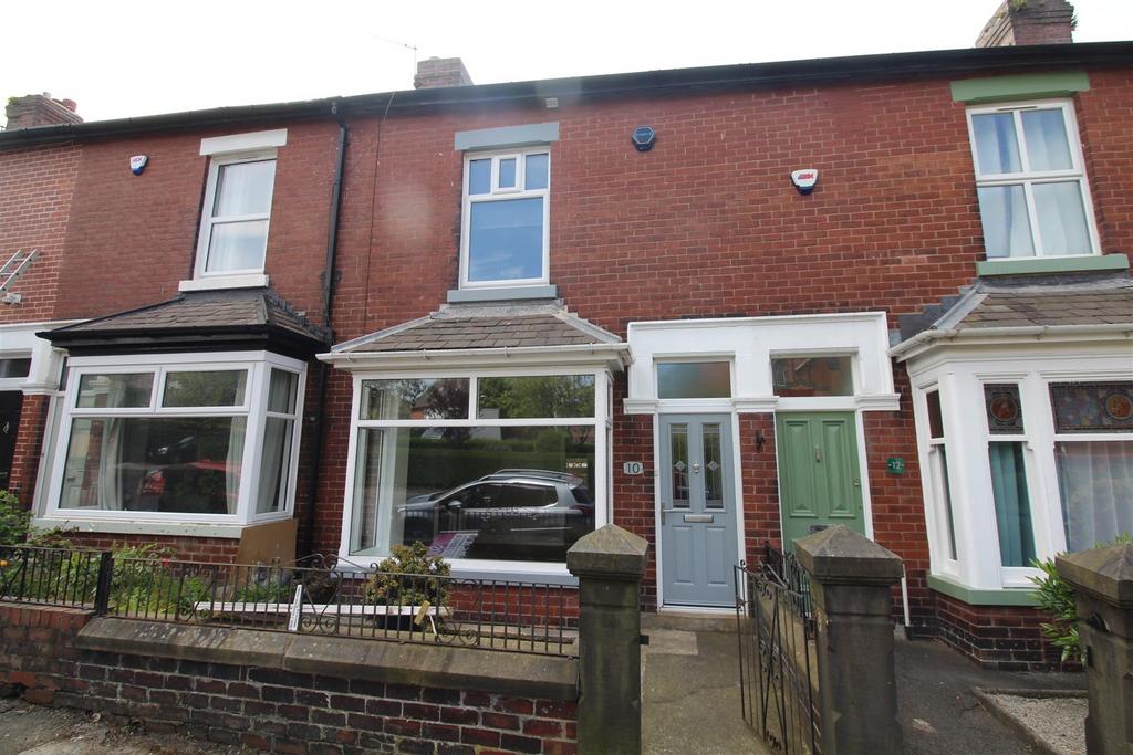 Queen Street, Horwich, Bolton 3 bed terraced house - £800 pcm (£185 pw)