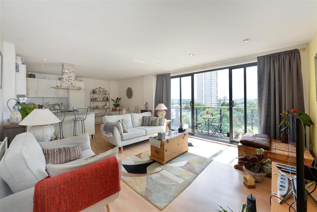 Ocean Wharf, Canary Wharf, E14 2 bed apartment - £550,000