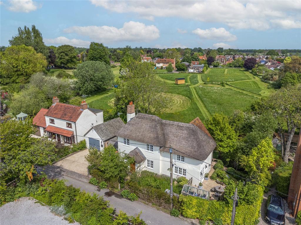 Fieldside, East Hagbourne, Didcot, Oxfordshire, OX11 3 bed detached ...