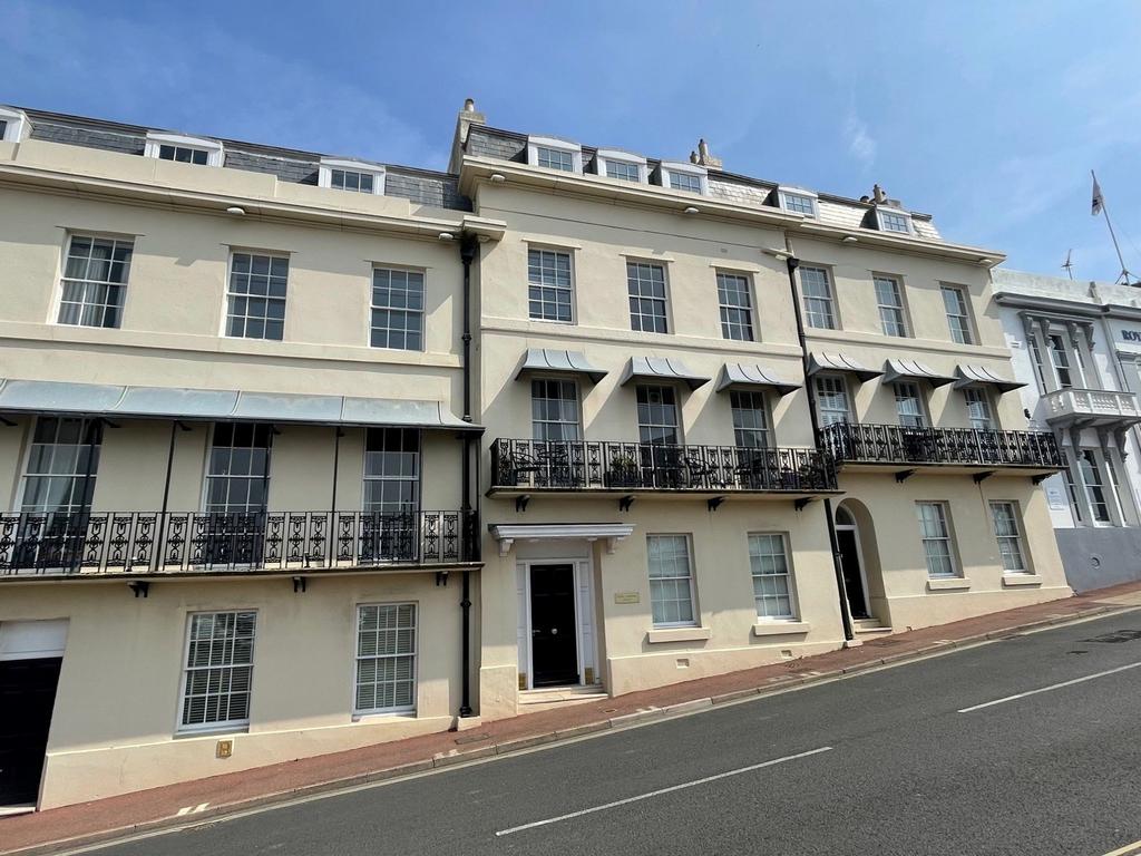 Harbourside, Torquay 2 bed apartment - £285,000