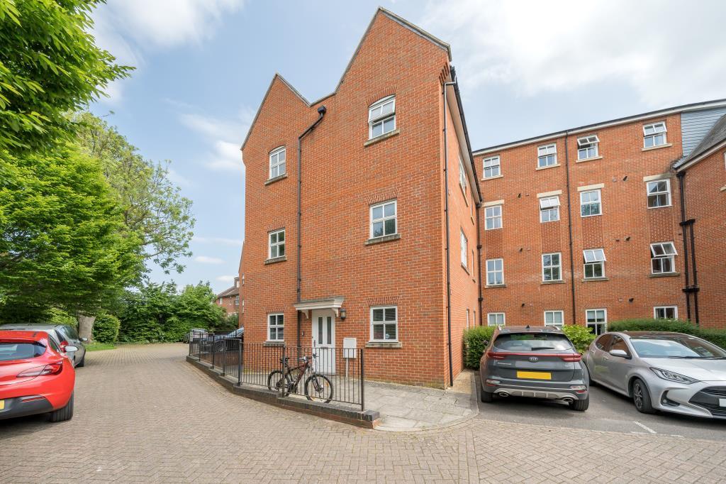 Wantage, Oxfordshire, OX12 2 bed flat - £190,000