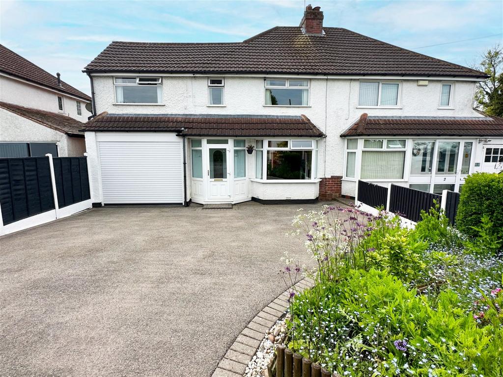 Barkers Lane, Wythall, B47 6BU 4 bed semi-detached house - £440,000