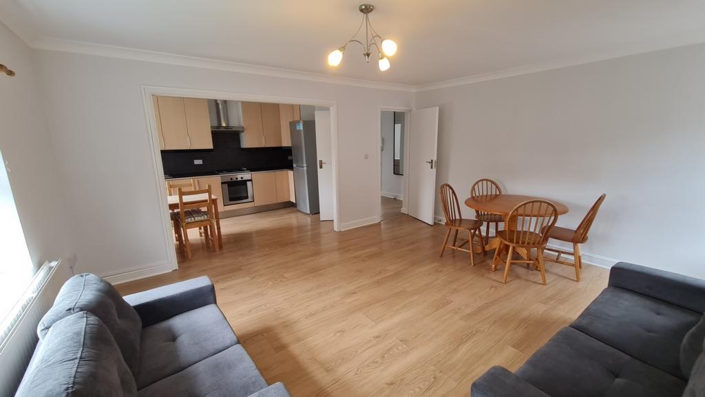 Walm Lane, London NW2 2 bed flat - £2,000 pcm (£462 pw)