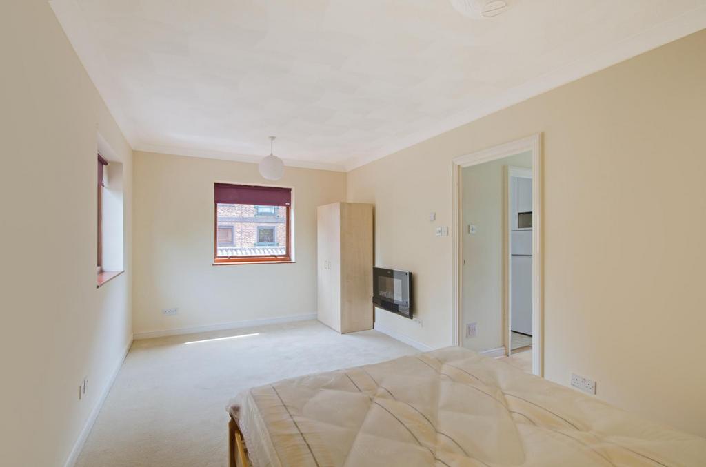 Luralda Wharf, Canary Wharf, London, E14 1 bed apartment - £290,000