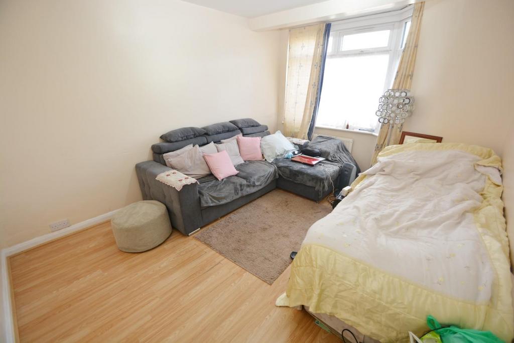 Whitefriars Avenue, Harrow, HA3 5RJ 3 bed terraced house for sale - £ ...