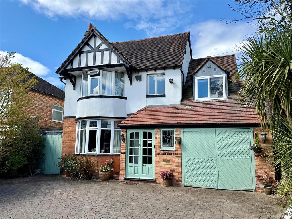 Haslucks Green Road, Shirley, Solihull 4 bed detached house - £525,000