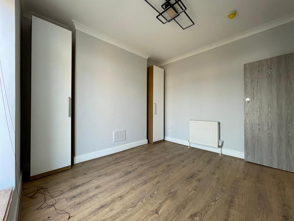 Camden Road, London, NW1 9EA 5 bed flat - £5,500 pcm (£1,269 pw)