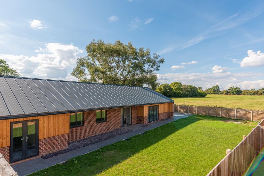 The Barn, Halmore Lane, Wanswell... 4 bed barn conversion for sale - £ ...