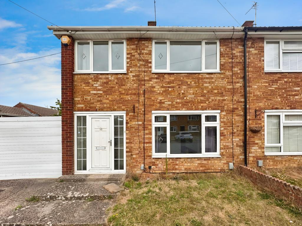 Binder Close, Lewsey Farm, Luton, LU4 3 bed semi-detached house - £ ...