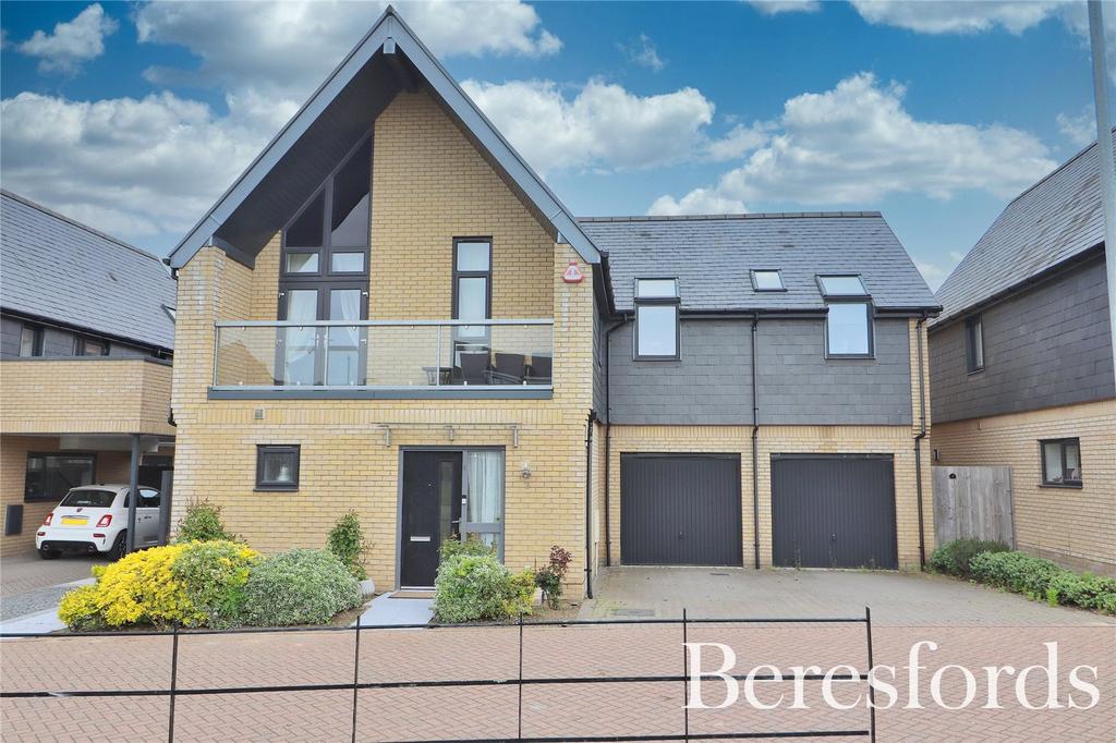 Jigger Gardens, Chelmsford, CM3 4 bed detached house - £699,995