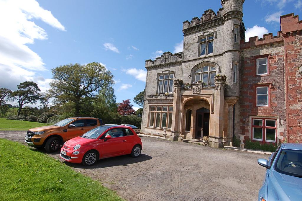 Carbeth House, Killearn, Stirling, G63 3 bed flat - £1,000 pcm (£231 pw)