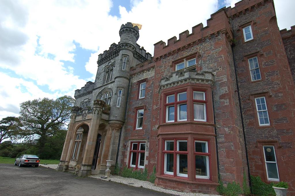 Carbeth House, Killearn, Stirling, G63 3 bed flat - £950 pcm (£219 pw)
