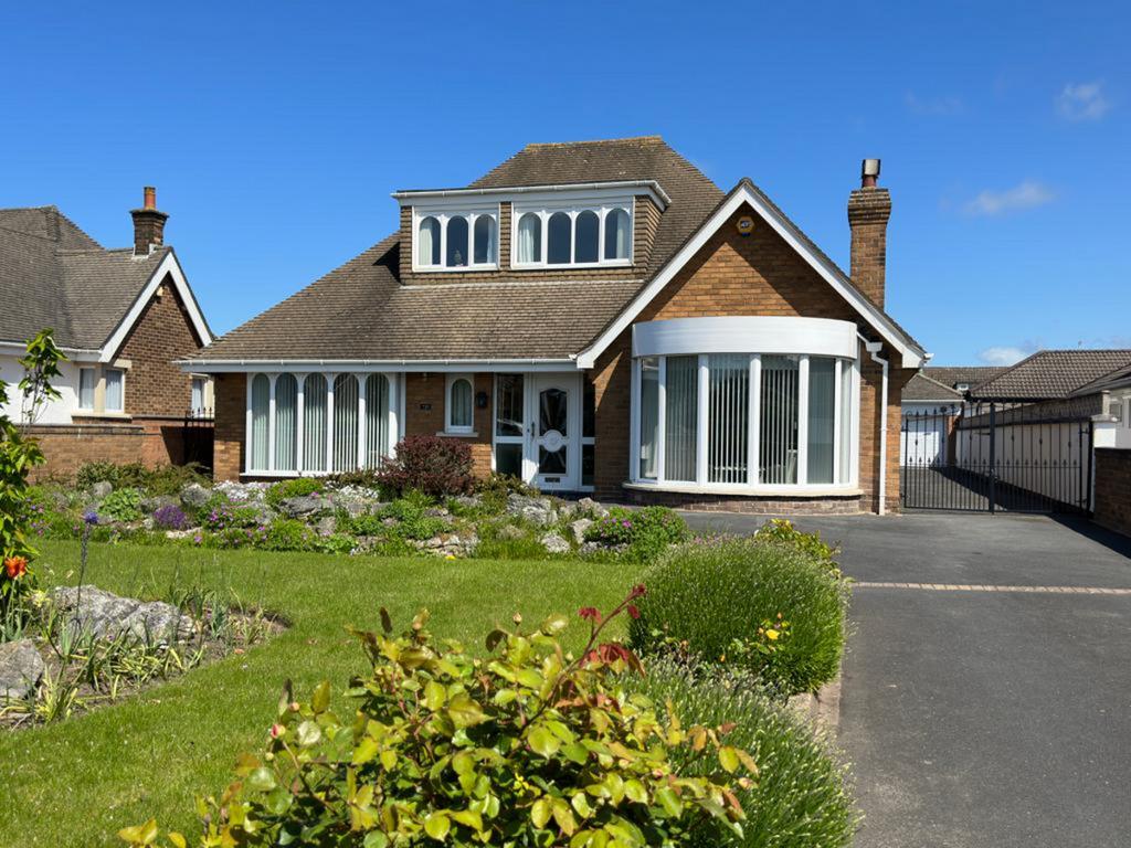 Clifton Drive, Lytham, FY8 5 bed detached house - £825,000