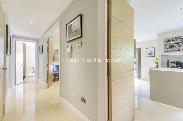 Sydenham Hill London SE26 2 bed apartment - £1,900 pcm (£438 pw)
