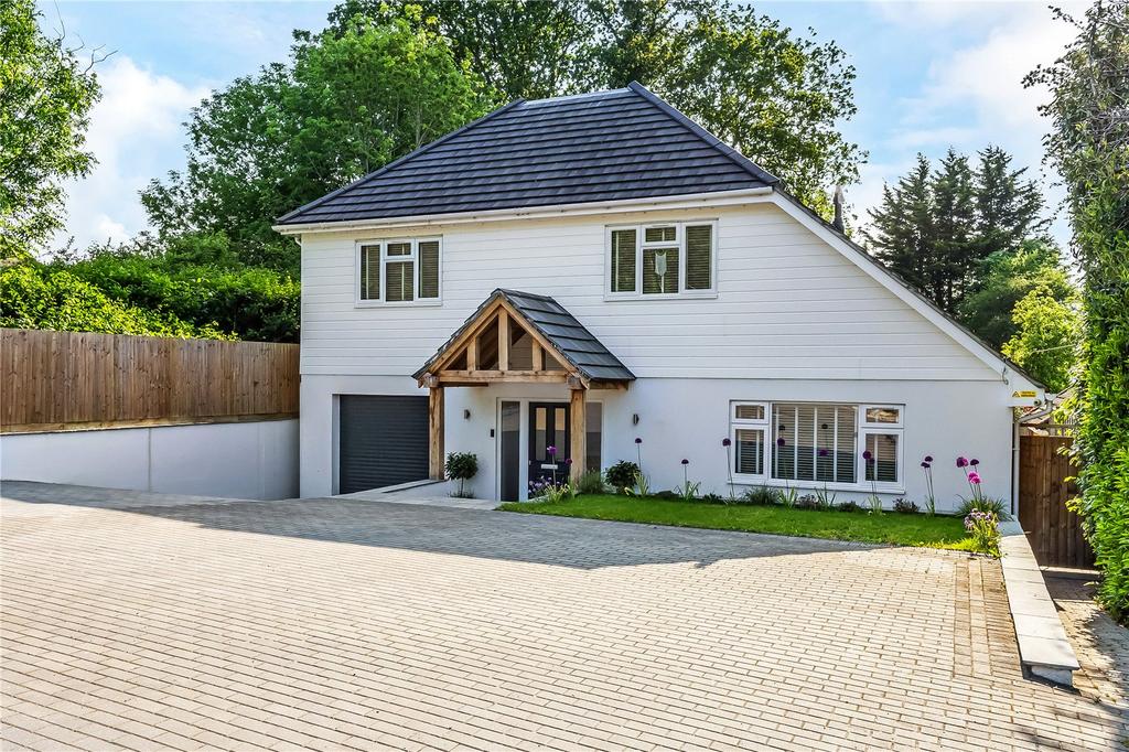Oast Road, Oxted, Surrey, RH8 4 bed detached house - £1,250,000