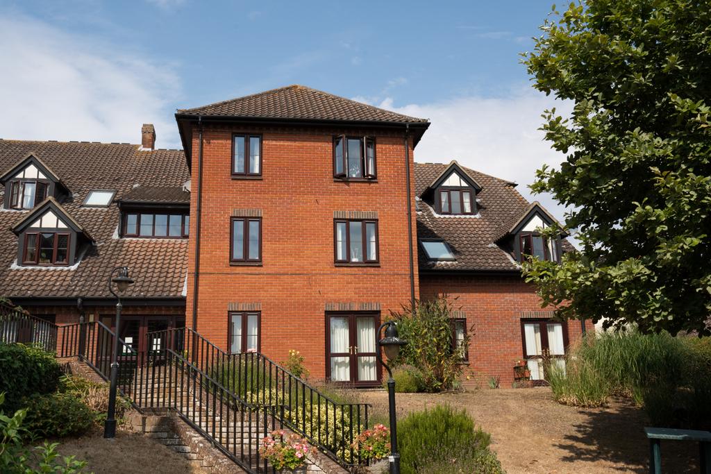 Suffolk Place, Woodbridge, Suffolk... 1 bed retirement property - £110,000
