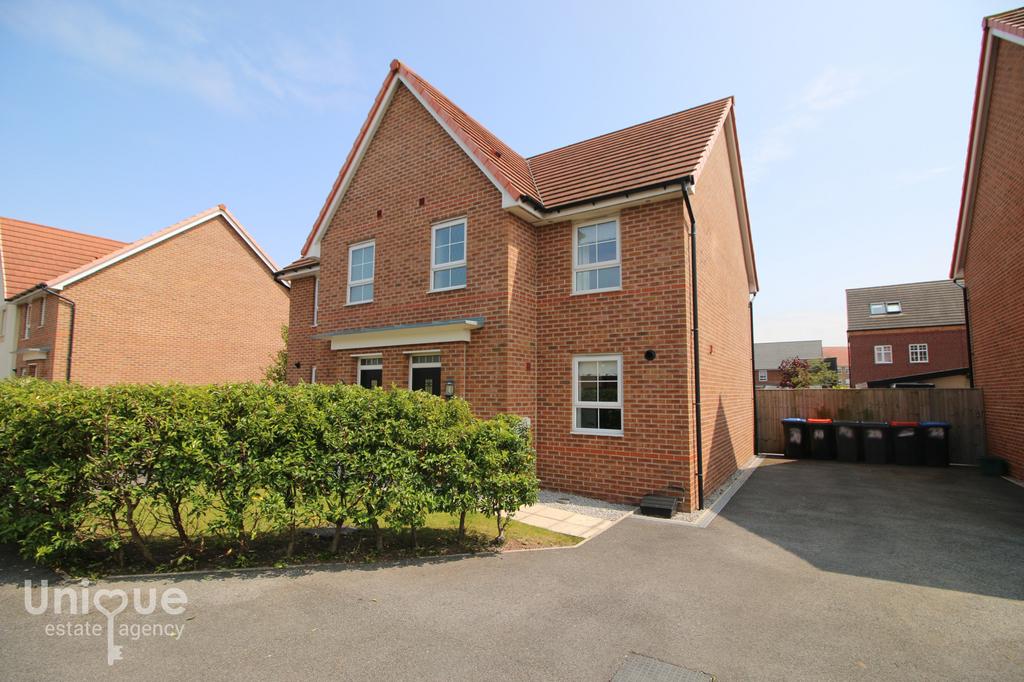Ash Road, Thornton-Cleveleys, FY5 3 bed semi-detached house - £165,000