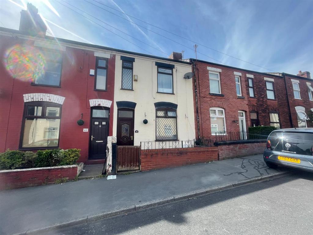Park Street, Manchester M27 3 bed house - £595 pcm (£137 pw)