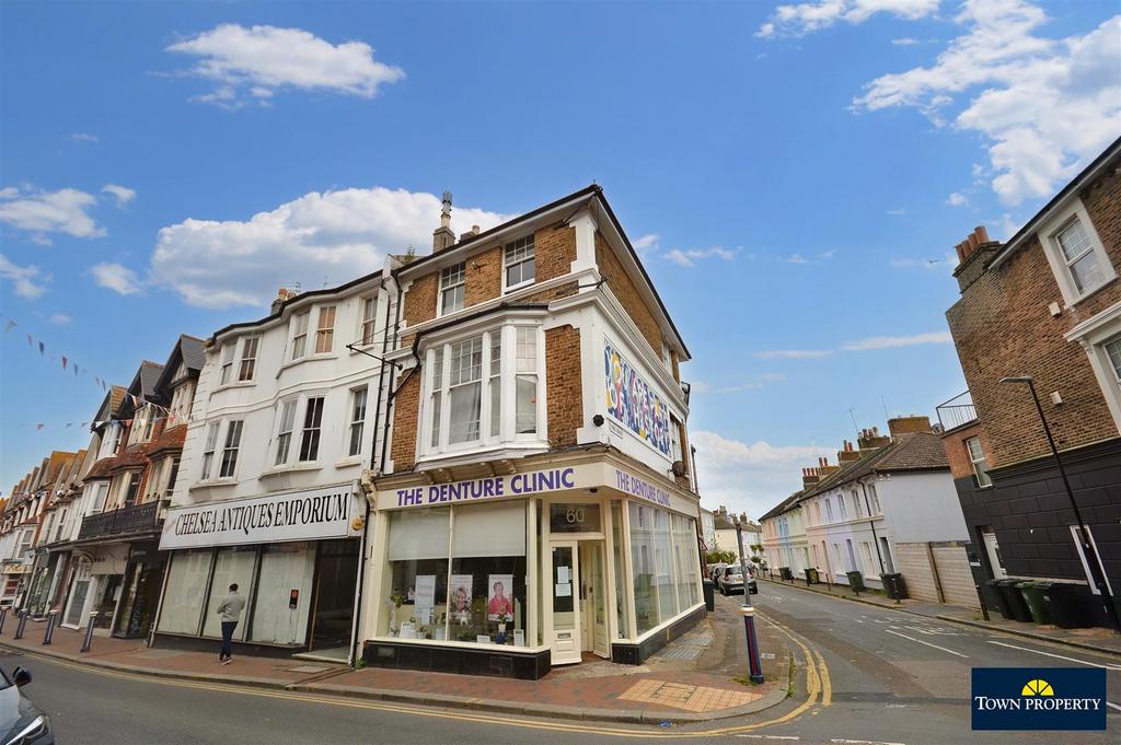 Grove Road, Eastbourne 2 bed flat - £164,950