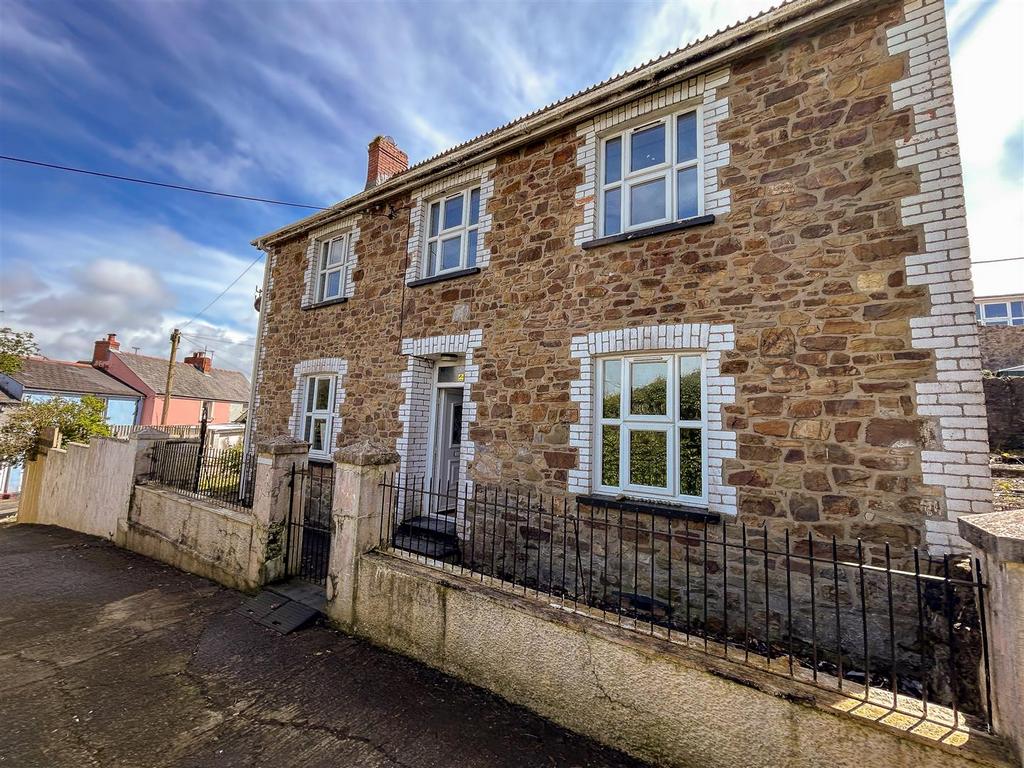 Pencraig, 4, Kiln Road, Haverfordwest 3 bed detached house for sale - £ ...