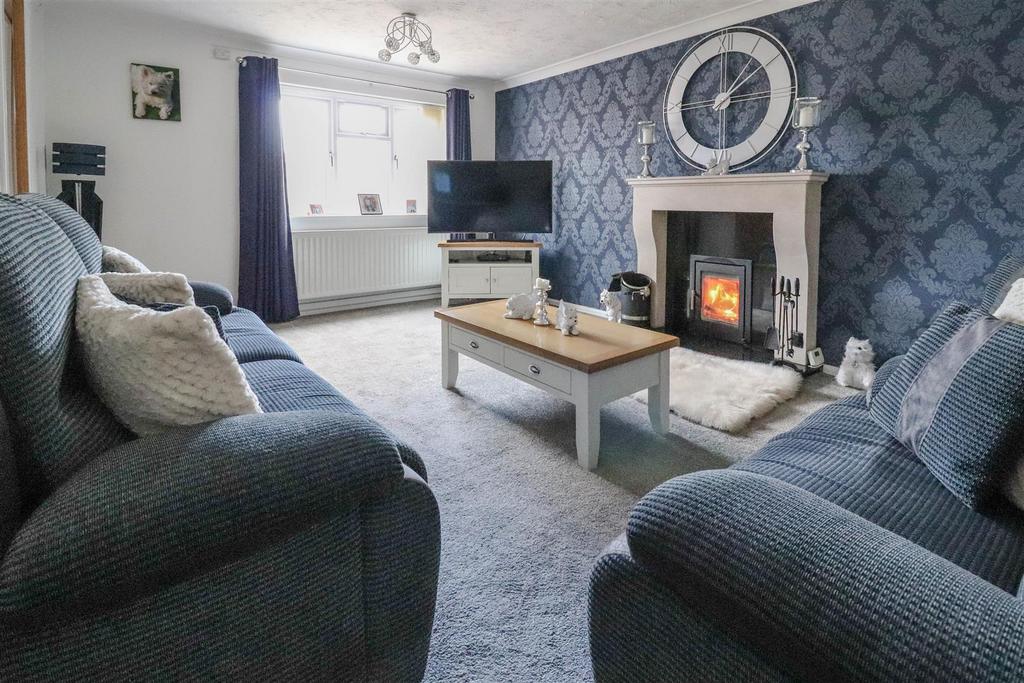 Woodhall Close West Hunsbury 3 Bed Detached Bungalow £410 000