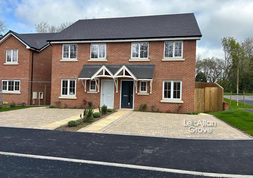 Paper Mill Drive, Redditch 3 bed semi-detached house - £285,000
