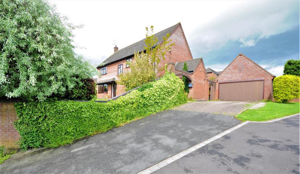 Brempton Croft, Hilderstone, Stone 4 bed detached house - £560,000