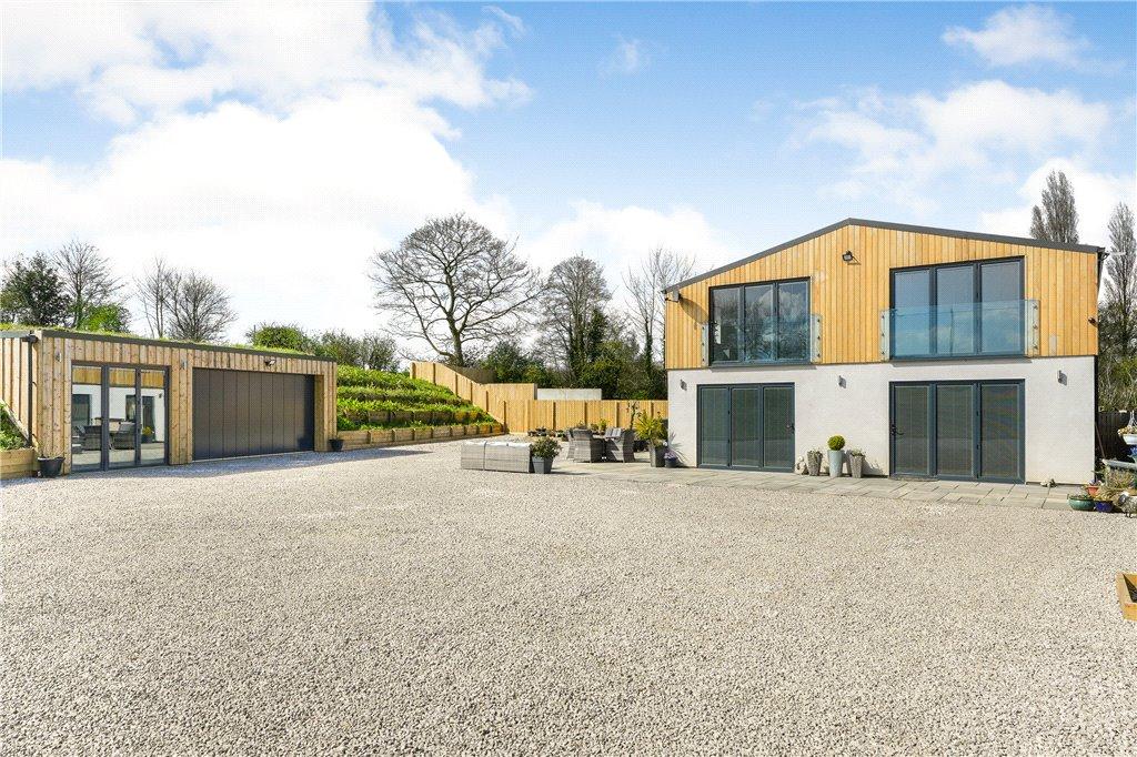 Arkendale Road, Staveley... 4 bed equestrian property - £1,000,000