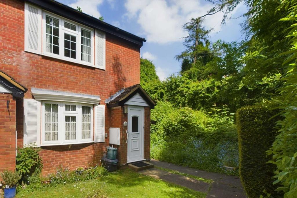 Northridge Way, Boxmoor 1 bed maisonette - £200,000