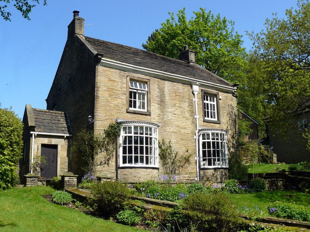 Old Hall Lane, Mottram, Hyde, Greater Manchester, SK14 4 bed detached ...