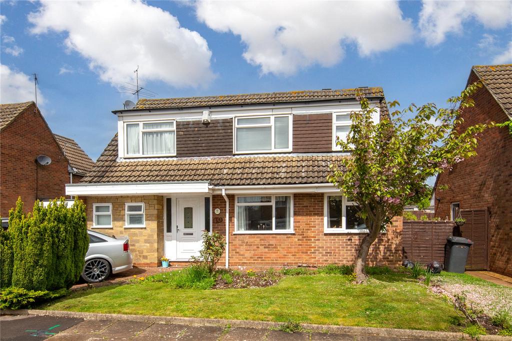 Luton, Bedfordshire LU2 3 bed detached house - £389,995