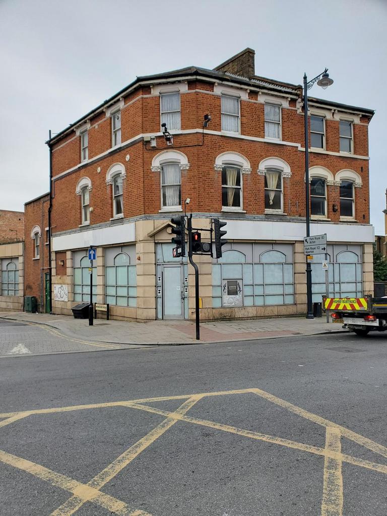 High Street, NW10 Office - £3,750 pcm (£865 pw)