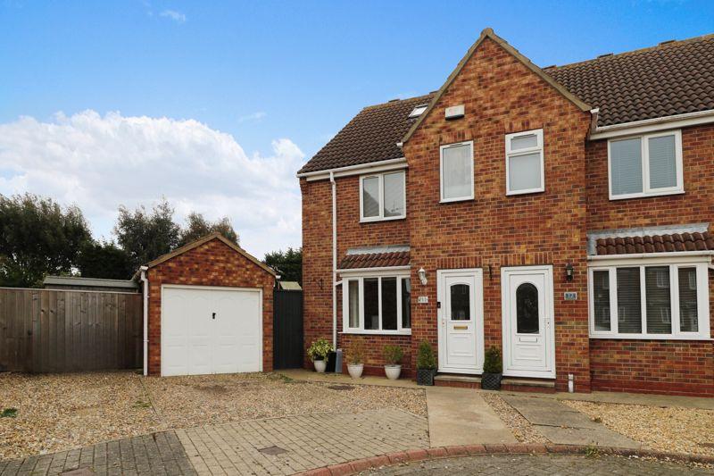 Old Farm Close, Ottringham 2 bed semi-detached house - £700 pcm (£162 pw)