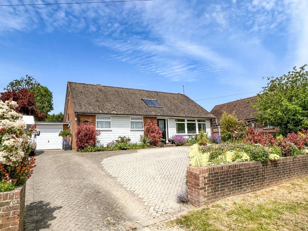 Asten Fields, Battle, TN33 3 bed bungalow for sale - £435,000