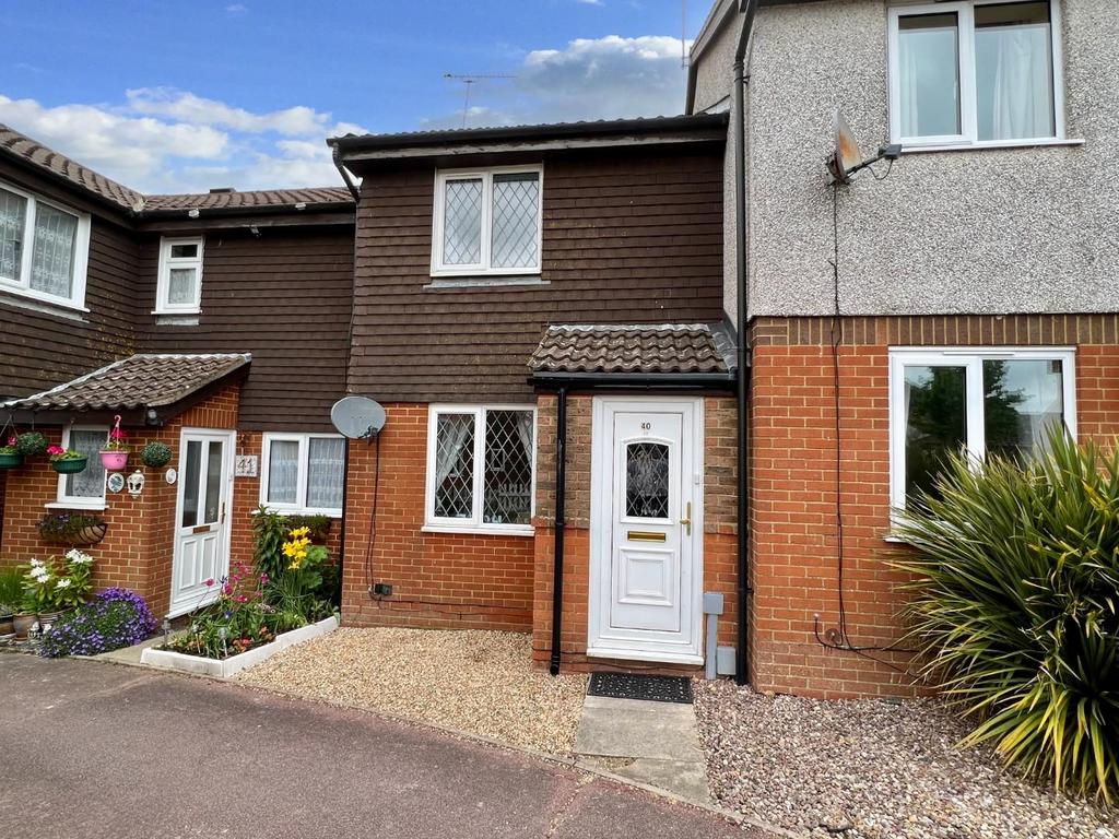 Essella Park, Ashford 2 bed terraced house for sale - £230,000