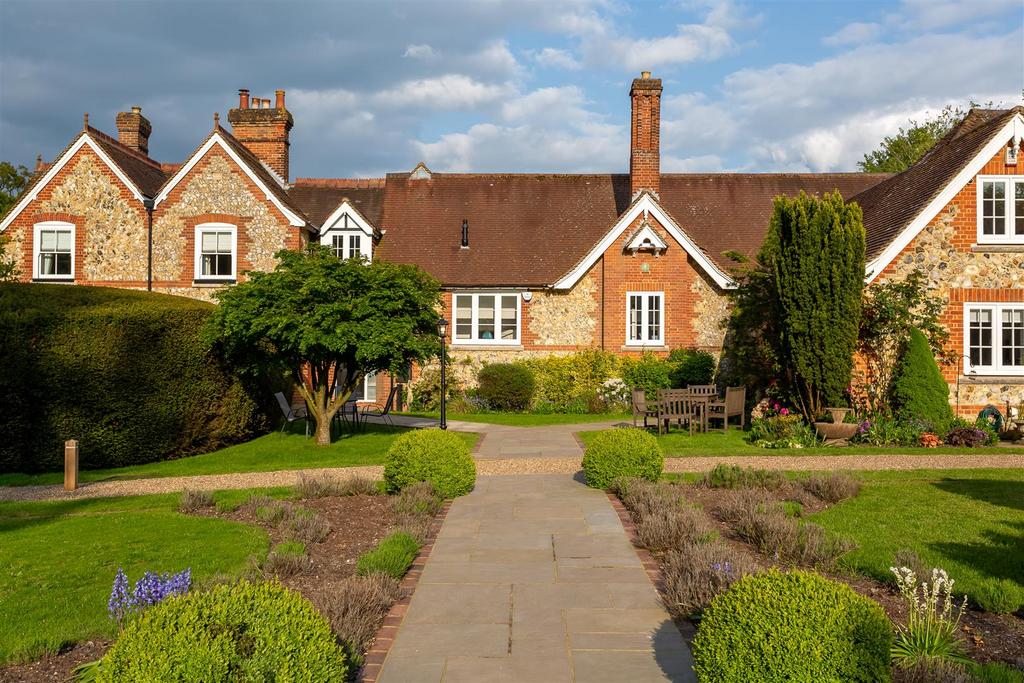 High Road, Chipstead 3 bed character property - £975,000