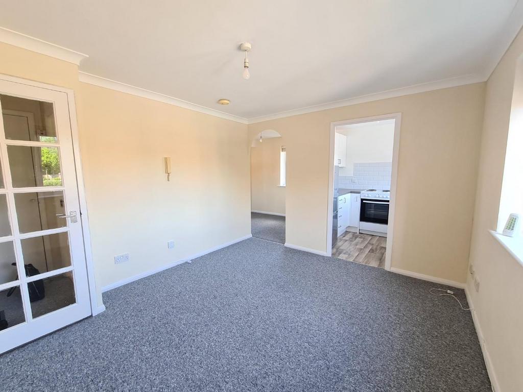 Mullards Close, Hackbridge 1 bed flat - £975 pcm (£225 pw)