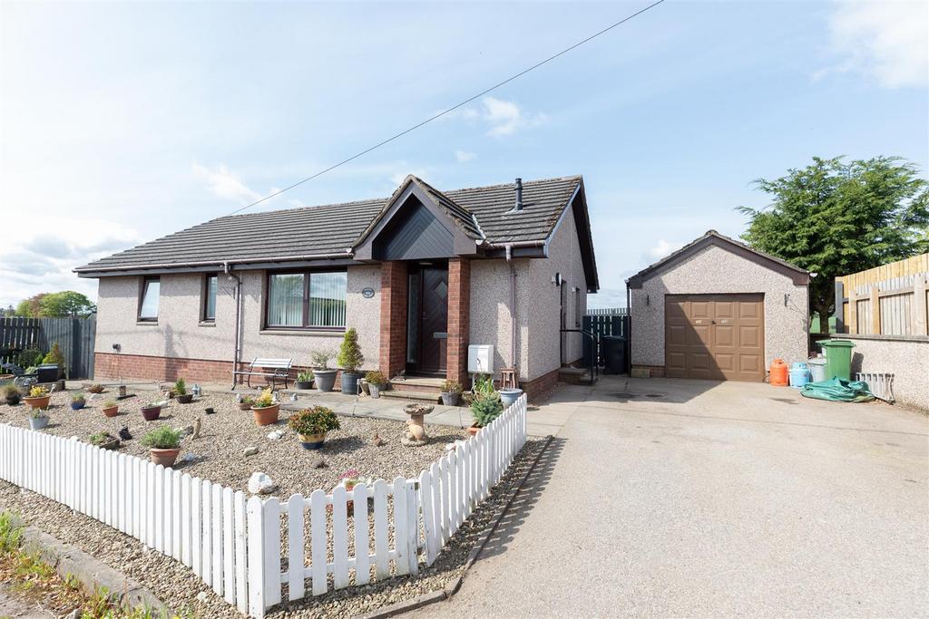 Guthrie Street, Letham, Forfar 2 bed detached bungalow - £189,995