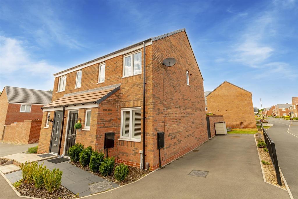 Pudding Plate Close, Ilkeston 2 bed semi-detached house - £195,000