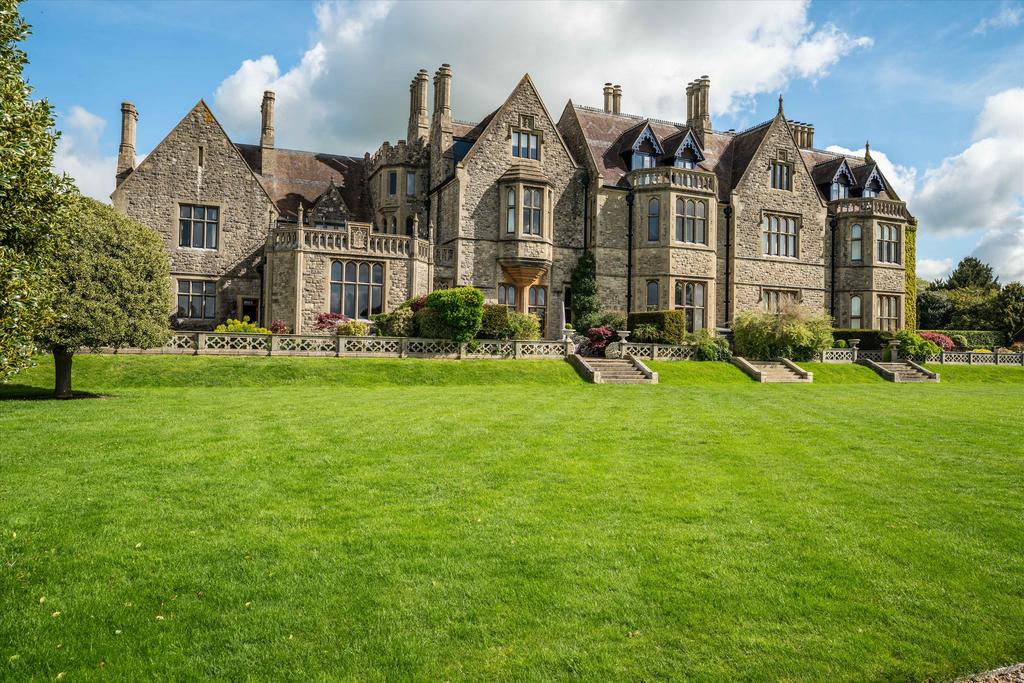 Hassobury, Farnham, Bishop's Stortford, Hertfordshire, CM23 4 bed ...