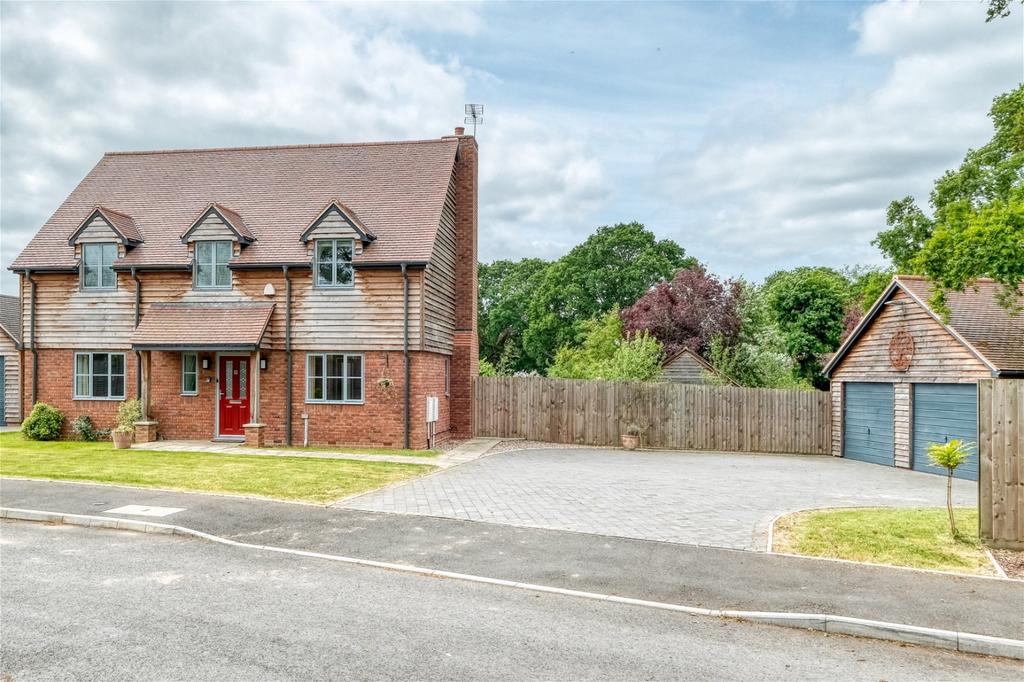 The Oaks, Bell Lane, Lower... 3 bed detached house - £595,000