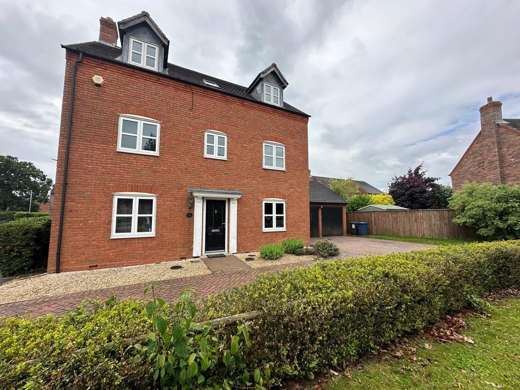 Rumbold Avenue, Fradley 5 bed detached house - £450,000