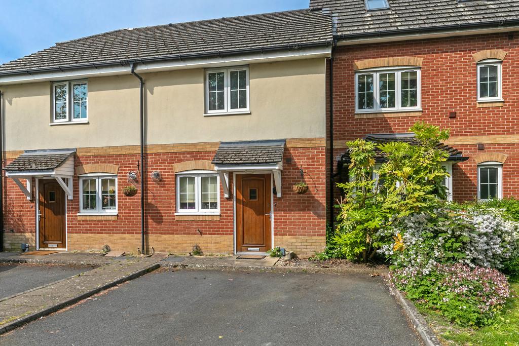 Grove Place, Winchester, SO22 2 bed terraced house - £350,000