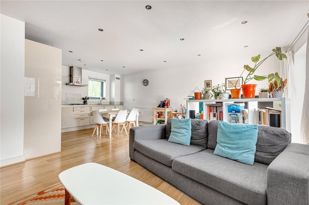 Battersea Park Road, London 2 bed flat - £500,000